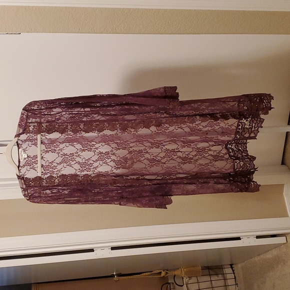 Full Circle Trends | Tops | Tops Full Circle Trends Mesh Stretch Lace ...